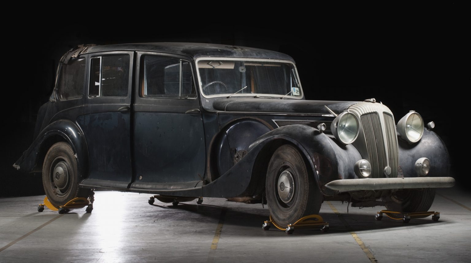 The Royal Daimler's history - The Royal Daimler Project